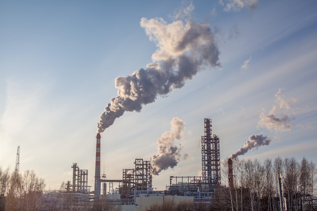 Fábrica industrial petroquímica de industria pesada | Foto Premium Fábrica industrial petroquímica de industria pesada | Foto Premium