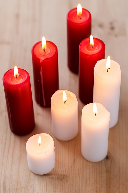 Velas blancas y rojas | Foto Gratis Velas blancas y rojas | Foto Gratis