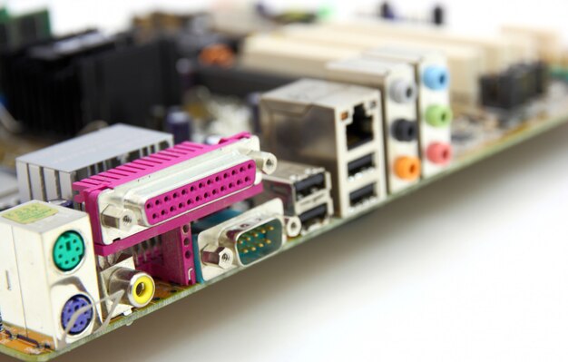 Placa principal do computador com muitos componentes eletrônicos | Foto ... Placa principal do computador com muitos componentes eletrônicos | Foto ...