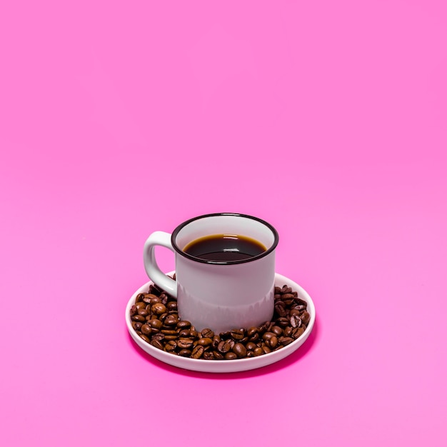 Tasse kaffee auf rosa hintergrund | Kostenlose Foto Tasse kaffee auf rosa hintergrund | Kostenlose Foto
