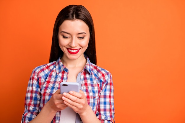 Premium Photo Close Up Of Positive Cheerful Girl Use Smartphone