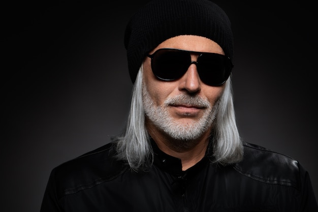 Premium Photo Serious Bearded Man Wearing Sunglasses