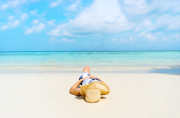 Premium Photo Summer Beach Holiday Woman Relax On The Beach In Free