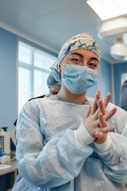 Premium Photo | A team of surgeons is preparing for surgery. surgeons ... Premium Photo | A team of surgeons is preparing for surgery. surgeons ...