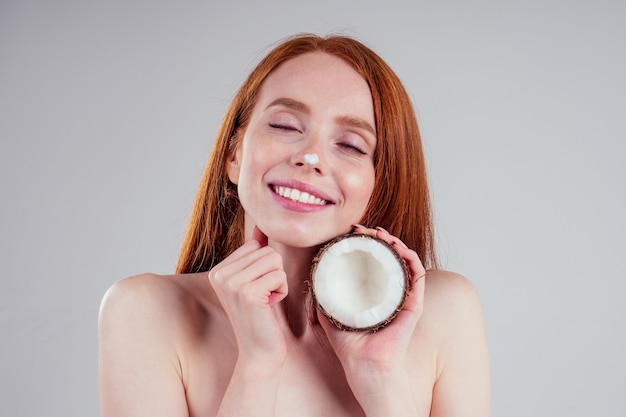 Premium Photo Young Ginger Redhead Woman With Ideal Skin And Perfect