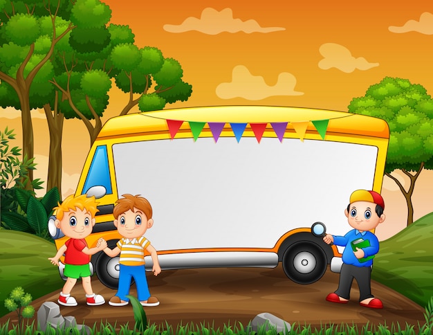 Plantilla de marco con niños jugando en el parque | Vector Premium Plantilla de marco con niños jugando en el parque | Vector Premium